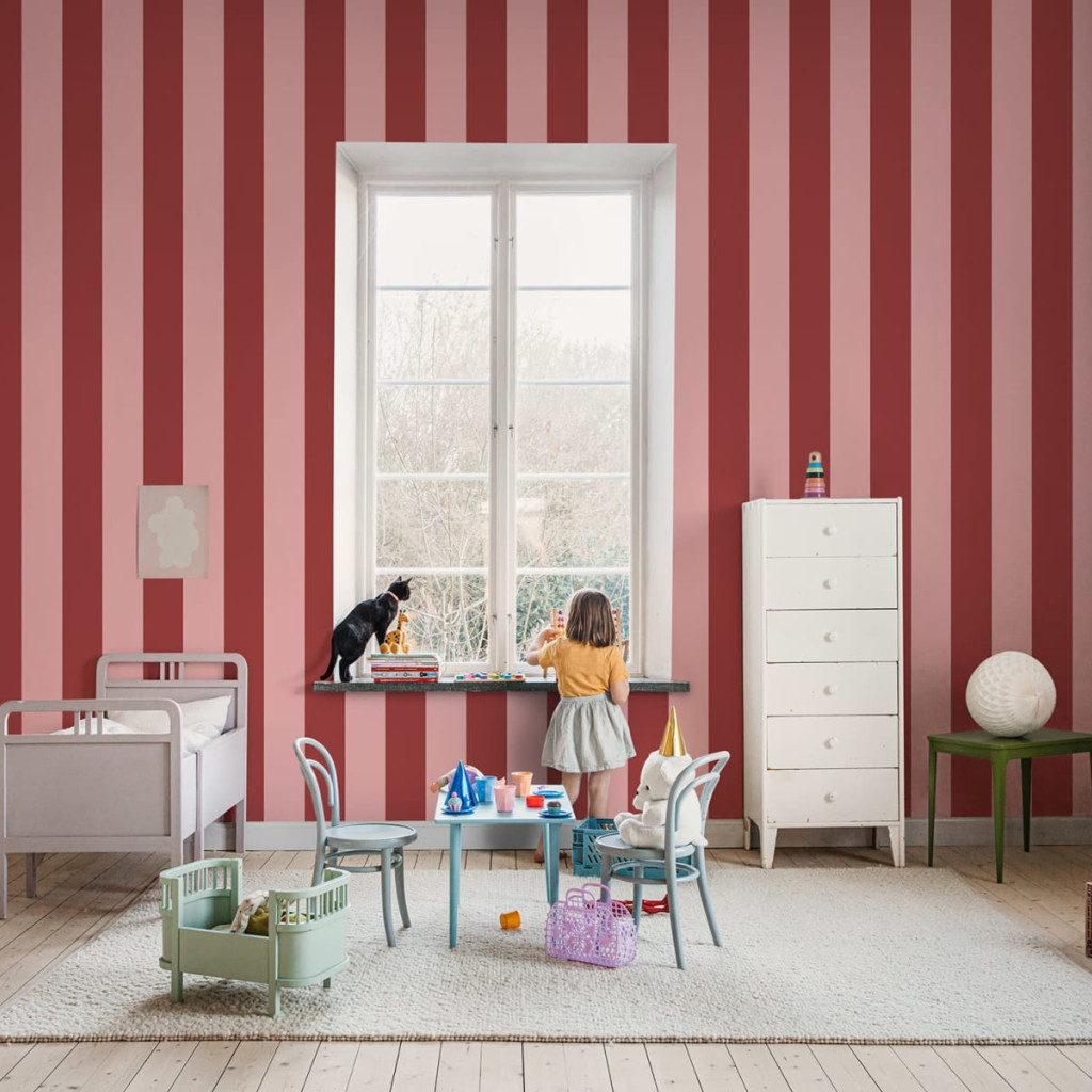 Fototapet Happy Stripes, Raspberry, Rebel Walls